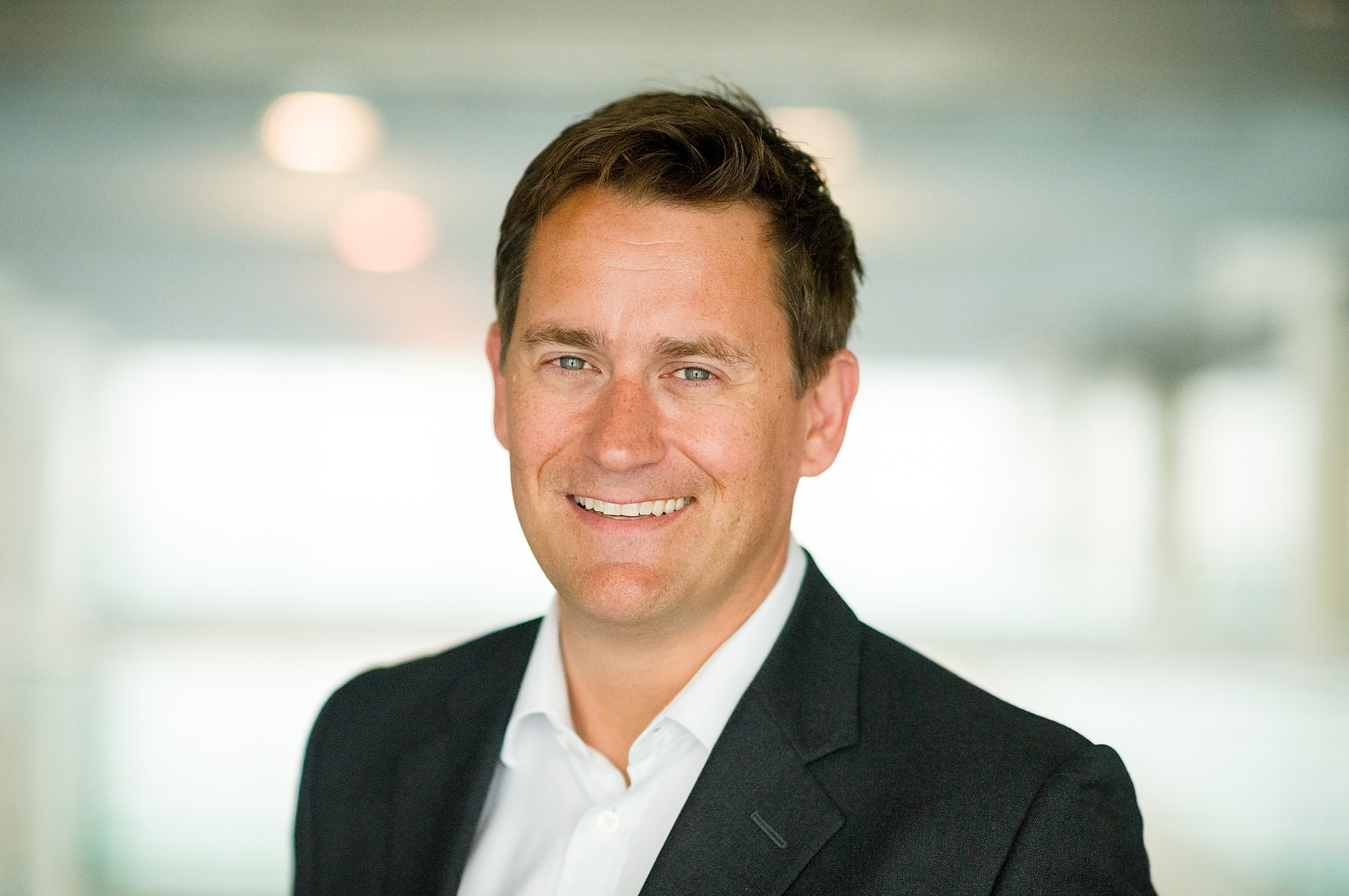 Natural Light corporate portraits - MARTIN BEDDALL