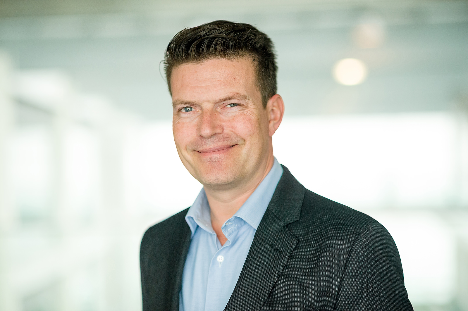 Natural Light corporate portraits - MARTIN BEDDALL