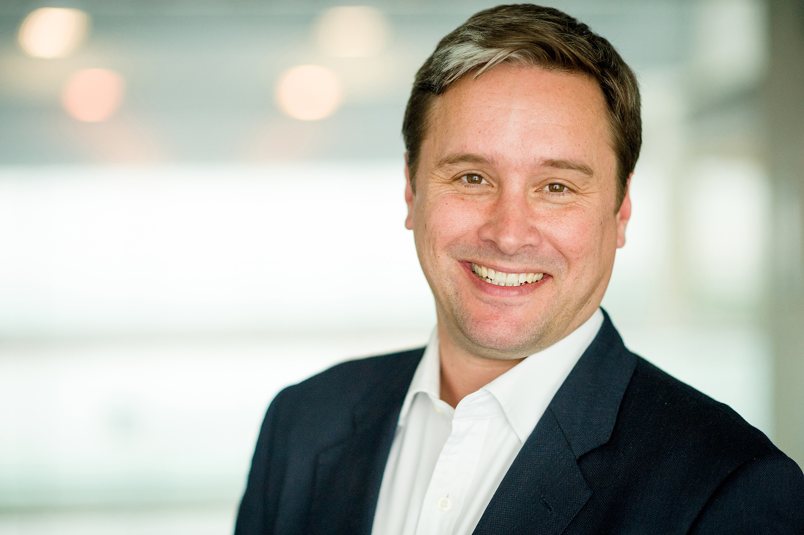 Natural Light corporate portraits - MARTIN BEDDALL